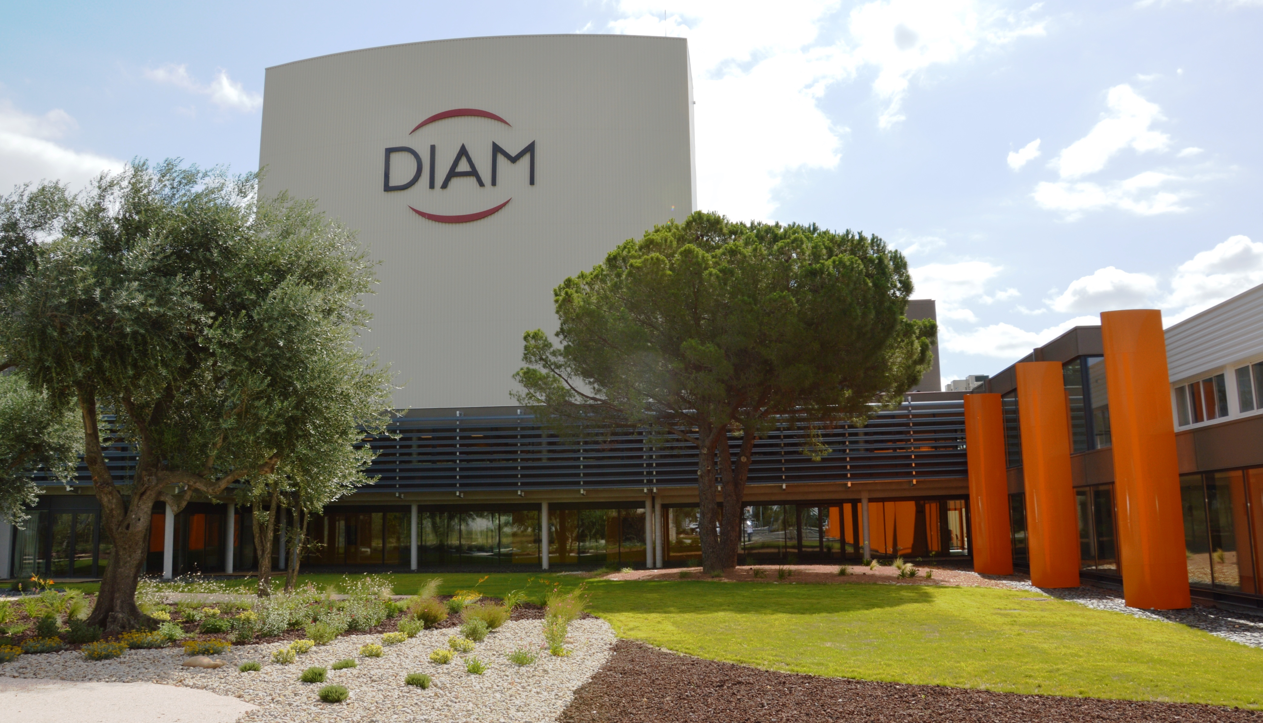 QUAND DIAM S’ENGAGE POUR L’ECONOMIE LOCALE… - Oeneo